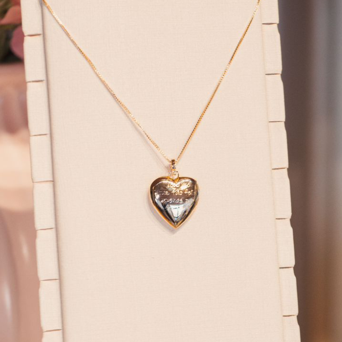 Colar Relicário Coração Dourado – AAND Design